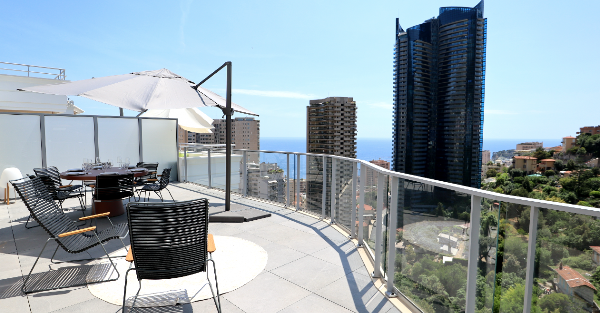 #16 Odeon Tower & Sea View 2bedrooms 2bathrooms with Pool & Parking ...